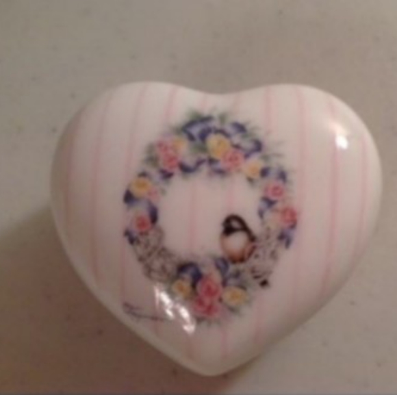 Otagiri | Accents | Artist Signed Otagiri Japan Heart Shaped Box | Poshmark